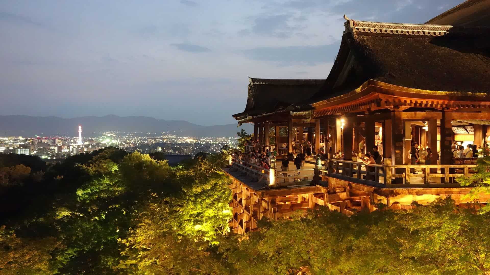 27 Awesome Things To Do In Kyoto At Night (2022 Update) - Sam Lee Travel